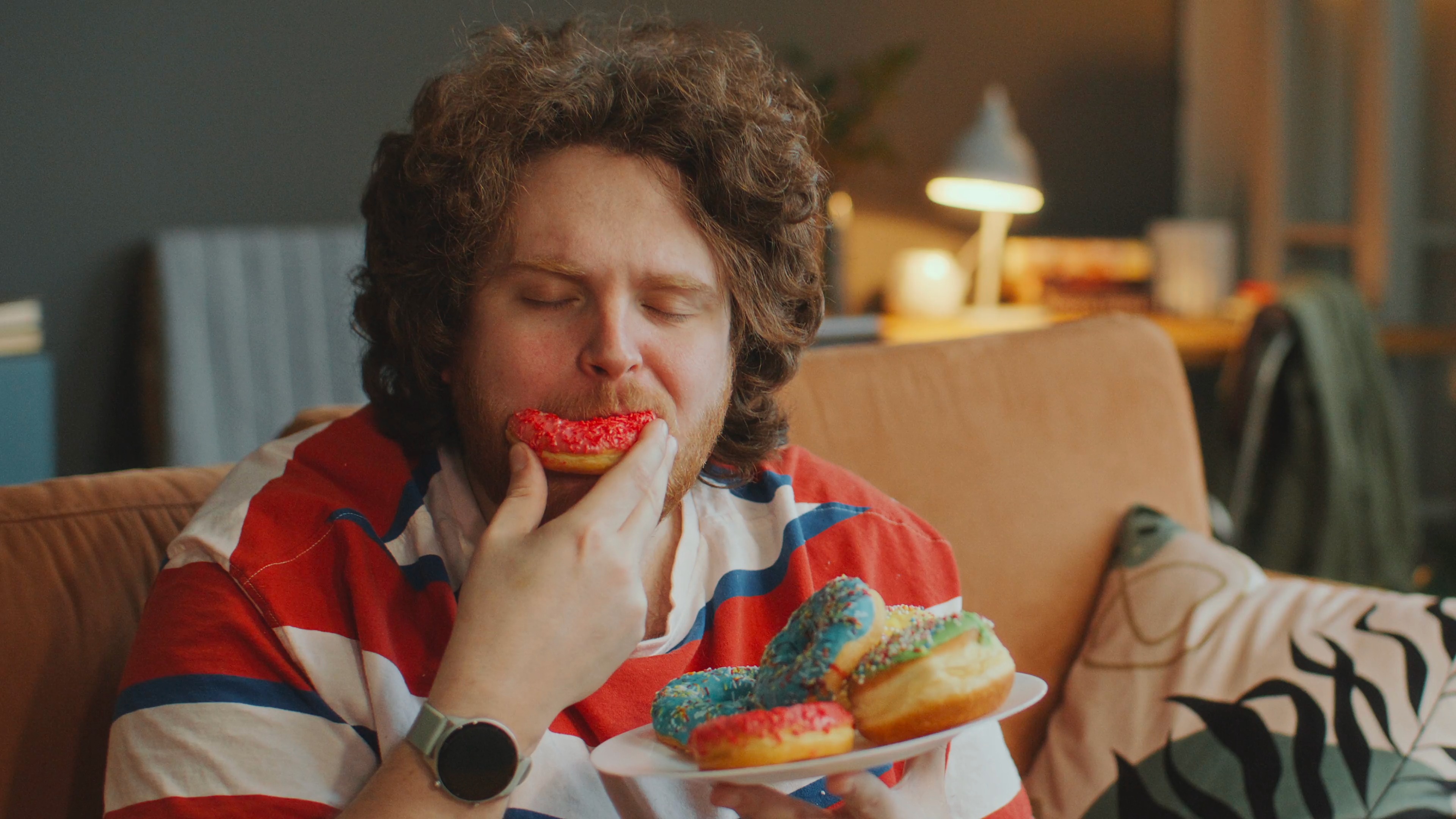 Discover junk-food-addict, a story-driven footage | Artlist