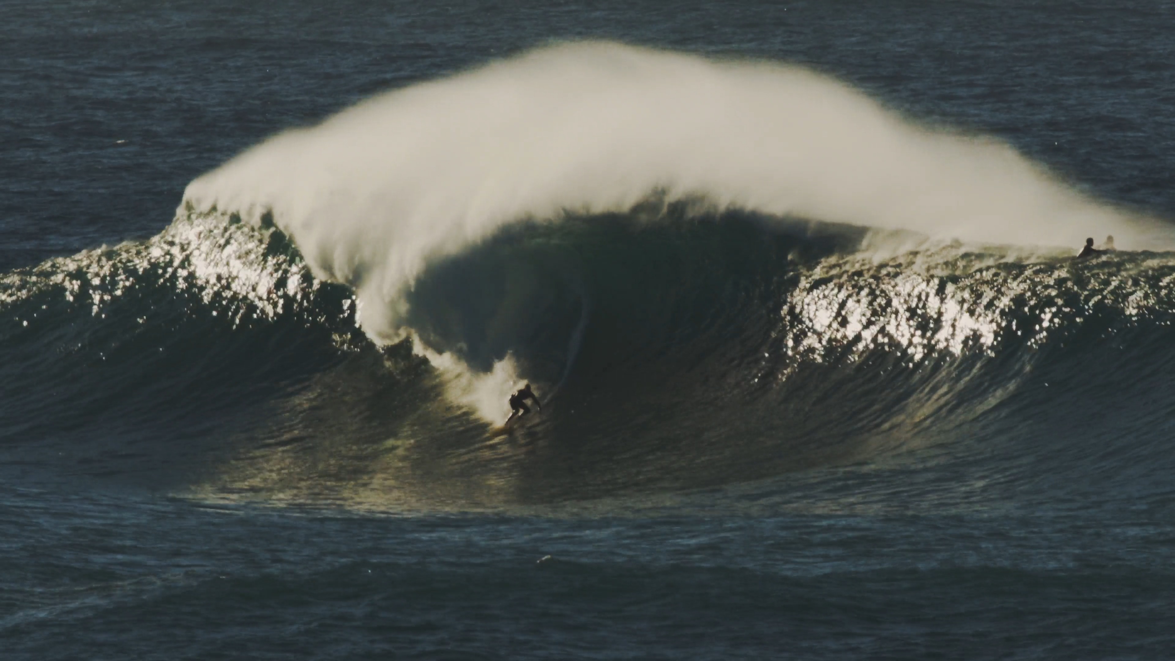 Discover big-waves-surfing, a story-driven footage | Artlist