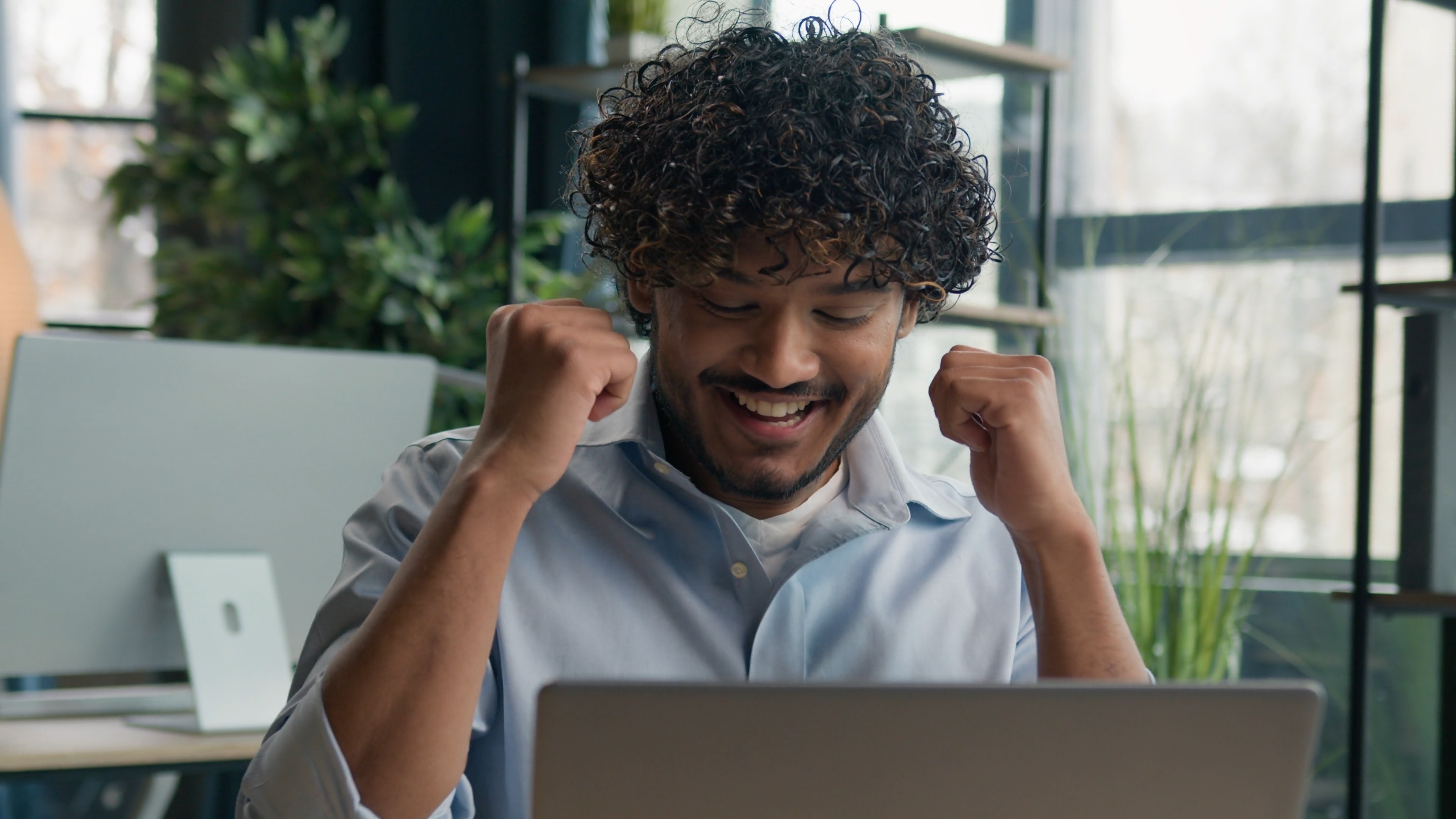 Discover office-worker-portraits, a story-driven footage | Artlist