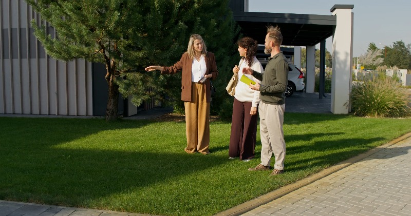 House, Realtor, Tour, Clients by M-ART production – Stock Footage | Artlist