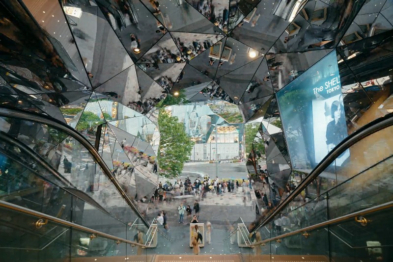 Building, Speed, Hectic, Busy by Wind Collective – Stock Footage | Artlist